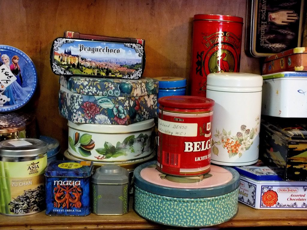 Winkel 2dehands, antiek, curiosa, brocante | Den Heistsen Hamer